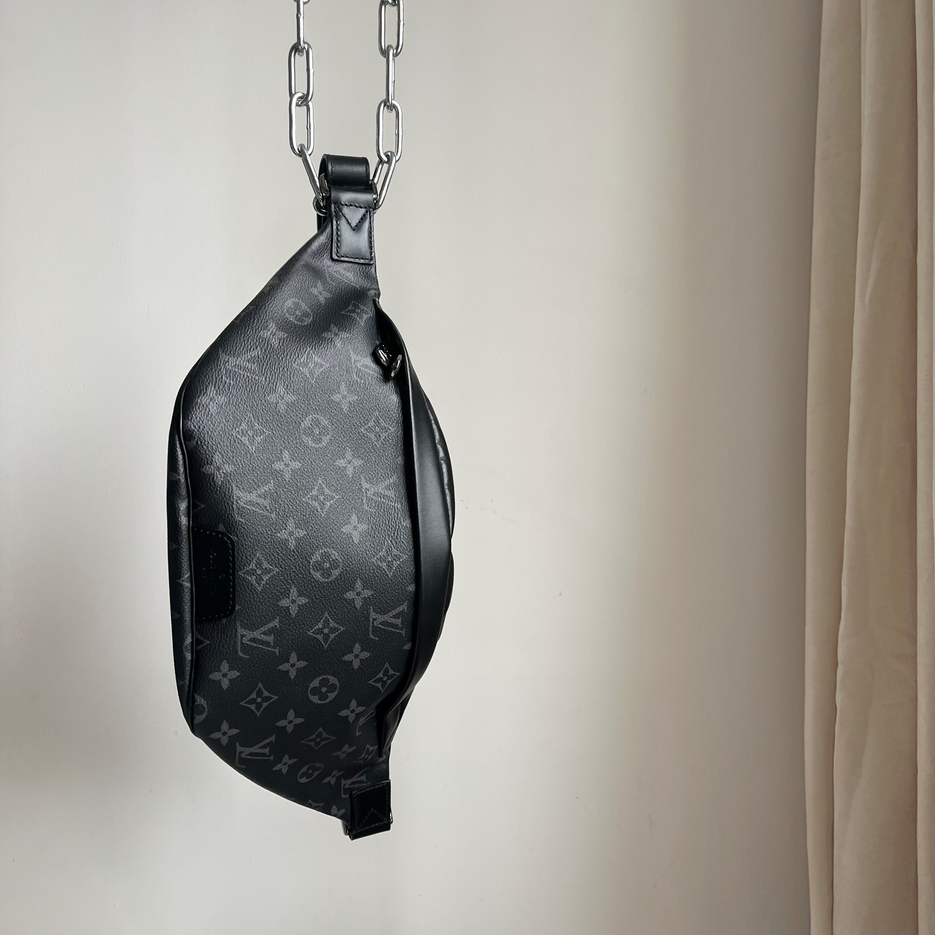 Louis Vuitton Discovery Bumbag PM - Attikk