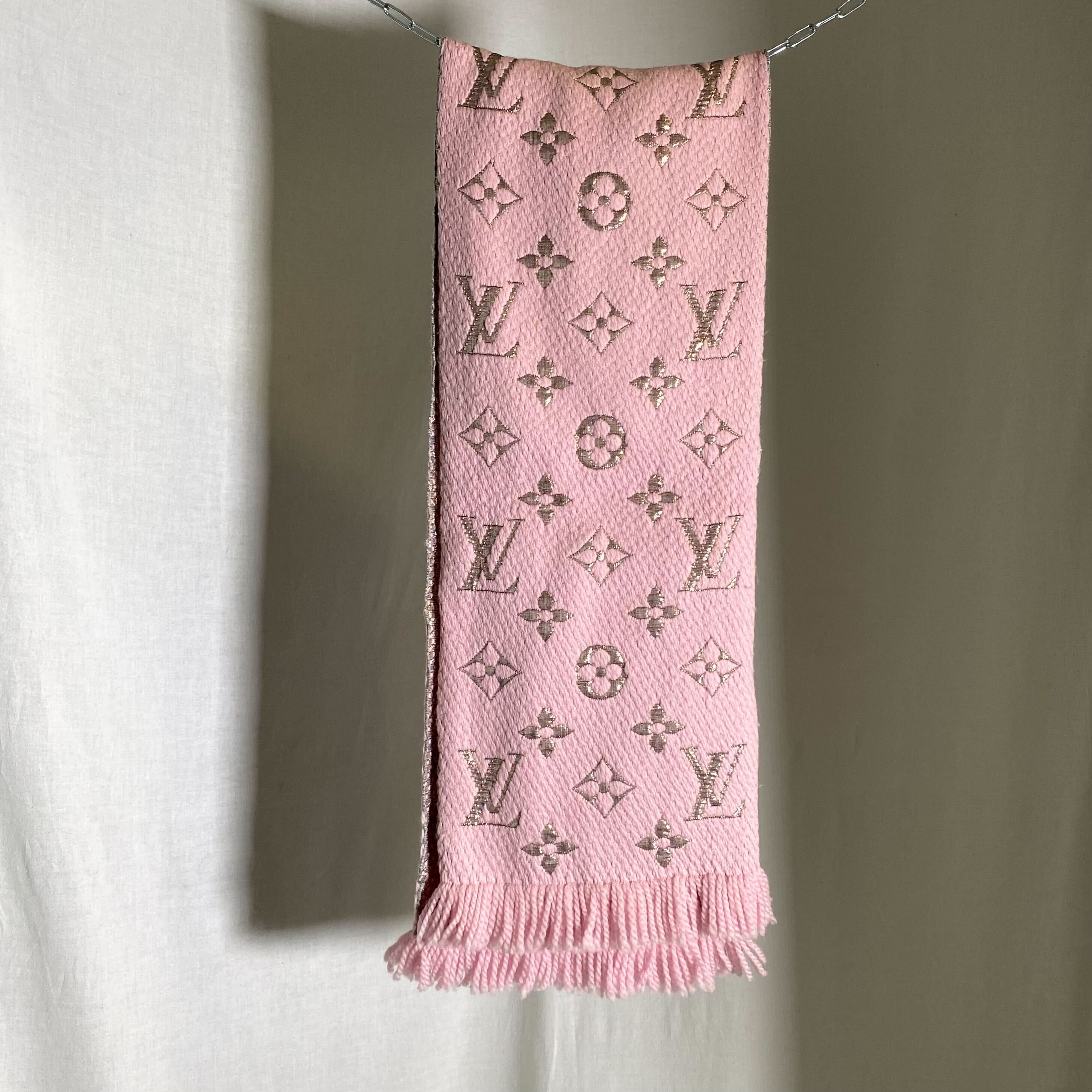 Louis Vuitton Logomania bleikur trefill - Attikk