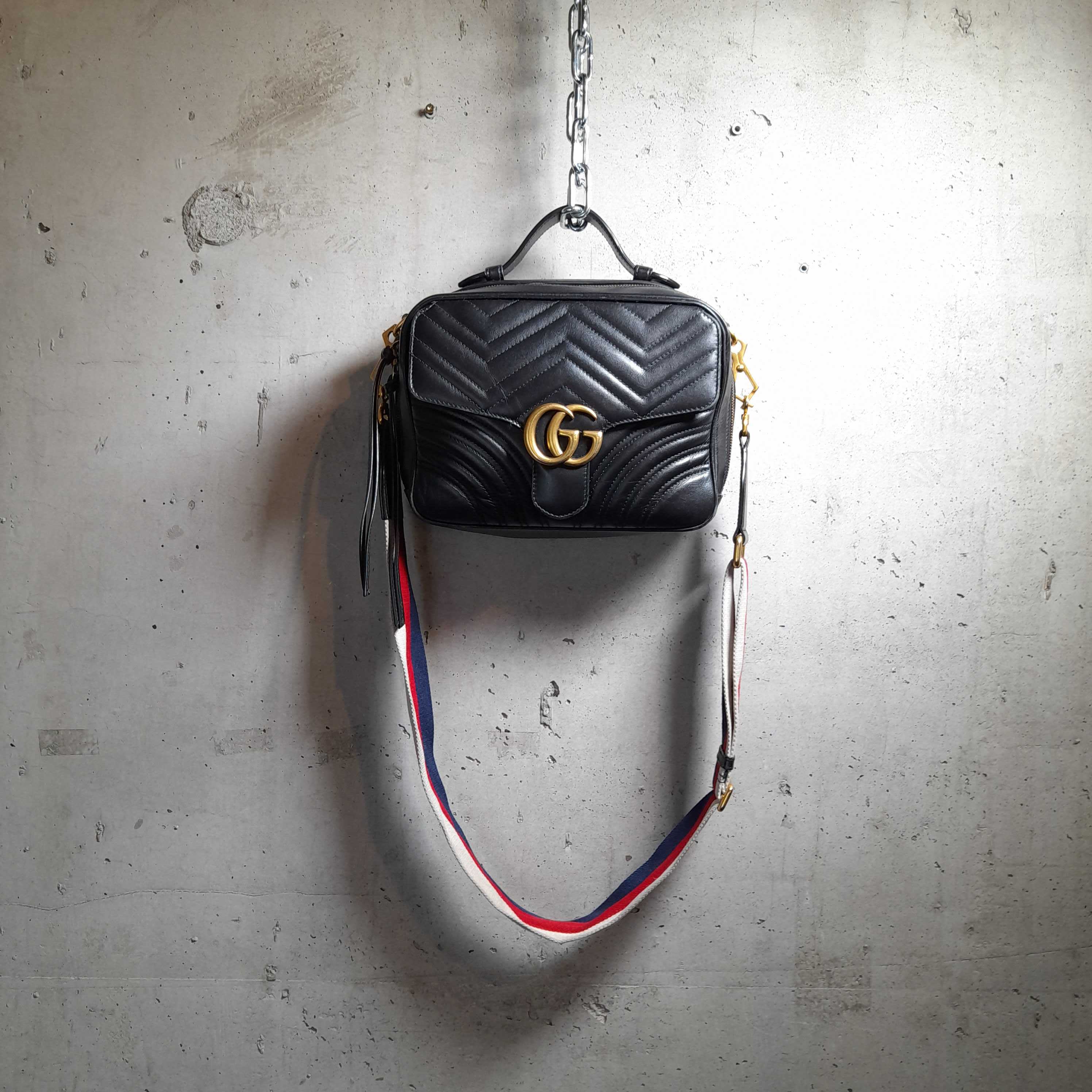 Gucci GG Marmont með ísaumuðu hjarta - Attikk